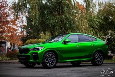 BMW X6M - Super Chrome Green Satin Hexis